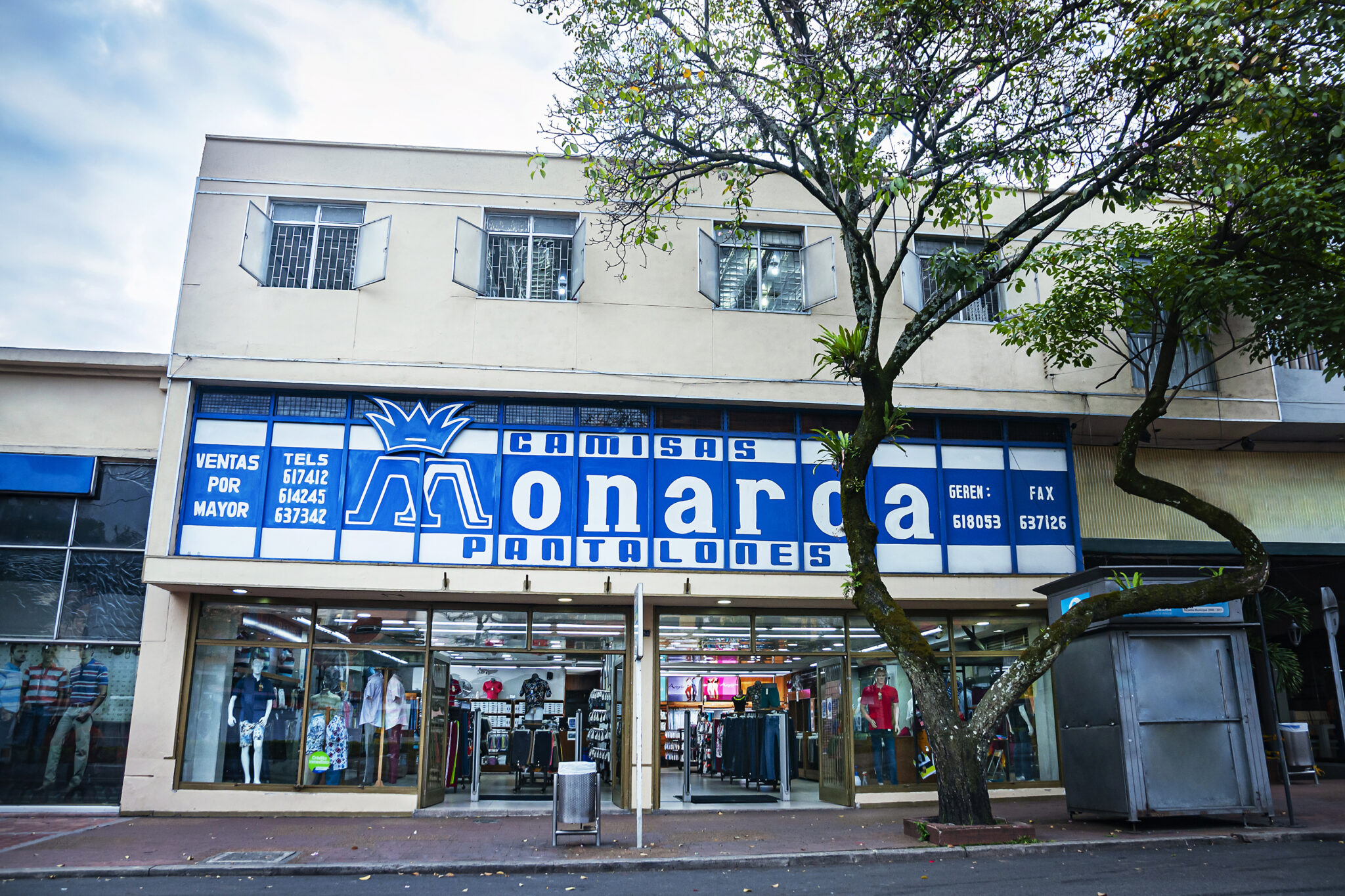 Nuestra Compañia - Monarca